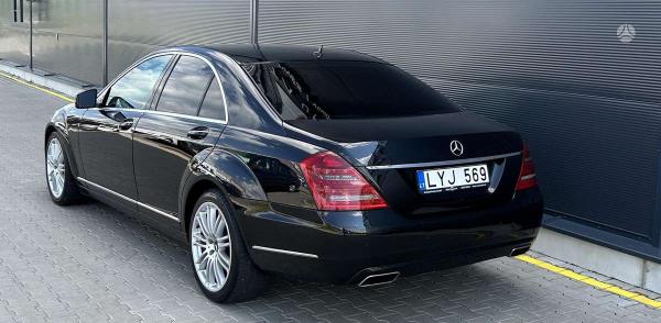 Melns Mercedes-Benz S 320 2006 Viļņa, ar dzinēja tilpumu 2.99 L un nobraukumu 295 tūkst. km par 4700 €, foto 8 vietnē AUTOMOTO.COM.LV