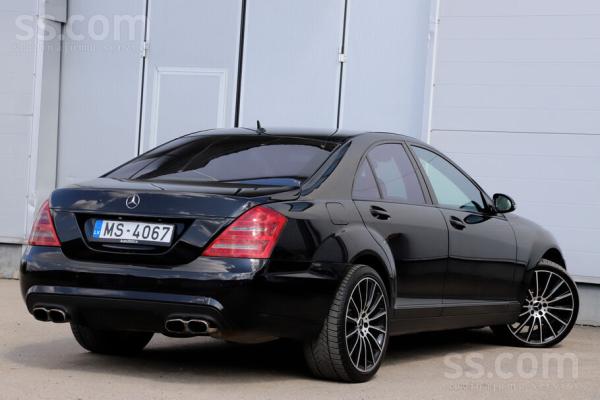 Melns Mercedes-Benz S 320 2006 Tukums, ar dzinēja tilpumu 3.00 L un nobraukumu 347 tūkst. km par 5990 €, foto 4 vietnē AUTOMOTO.COM.LV