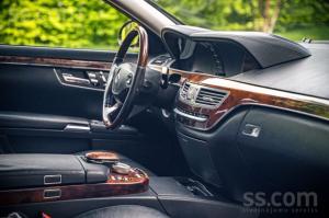 Melns Mercedes-Benz S 320 2006 Rīga, ar dzinēja tilpumu 3.00 L un nobraukumu 0 tūkst. km par 6990 €, foto 8 vietnē AUTOMOTO.COM.LV