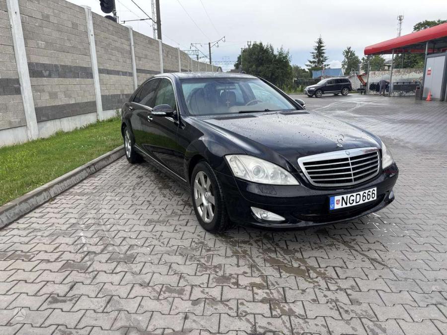 Melns Mercedes-Benz S 320 2006 Viļņa, ar dzinēja tilpumu 2.99 L un nobraukumu 297 tūkst. km par 4900 €, foto 4 vietnē AUTOMOTO.COM.LV