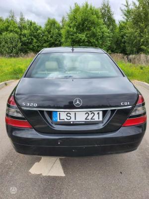 Black Mercedes-Benz S 320 2006 in Vilnius, with an engine capacity of 0.00 L and mileage of 446 thousand km for 4000 €, photo 6 on AUTOMOTO.COM.LV