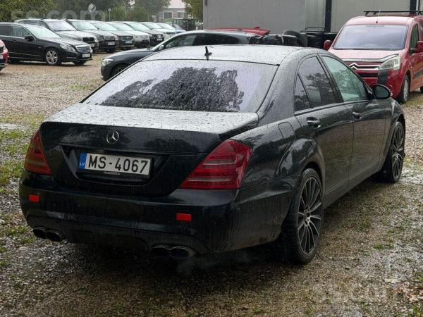 Mercedes-Benz S 320 2006 Rīga vietnē Melns Mercedes-Benz S 320 2006 Rīga, ar dzinēja tilpumu 3.00 L un nobraukumu 0 tūkst. km par 3990 €, foto 4 vietnē AUTOMOTO.COM.LV
