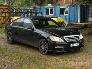 Black Mercedes-Benz S 320 2006 in Riga, with an engine capacity of 3.00 L and mileage of 0 thousand km for 3990 €, photo 5 on AUTOMOTO.COM.LV