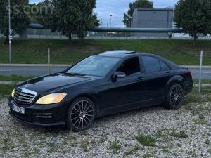 Black Mercedes-Benz S 320 2006 in Riga, with an engine capacity of 3.00 L and mileage of 0 thousand km for 3990 €, photo 8 on AUTOMOTO.COM.LV