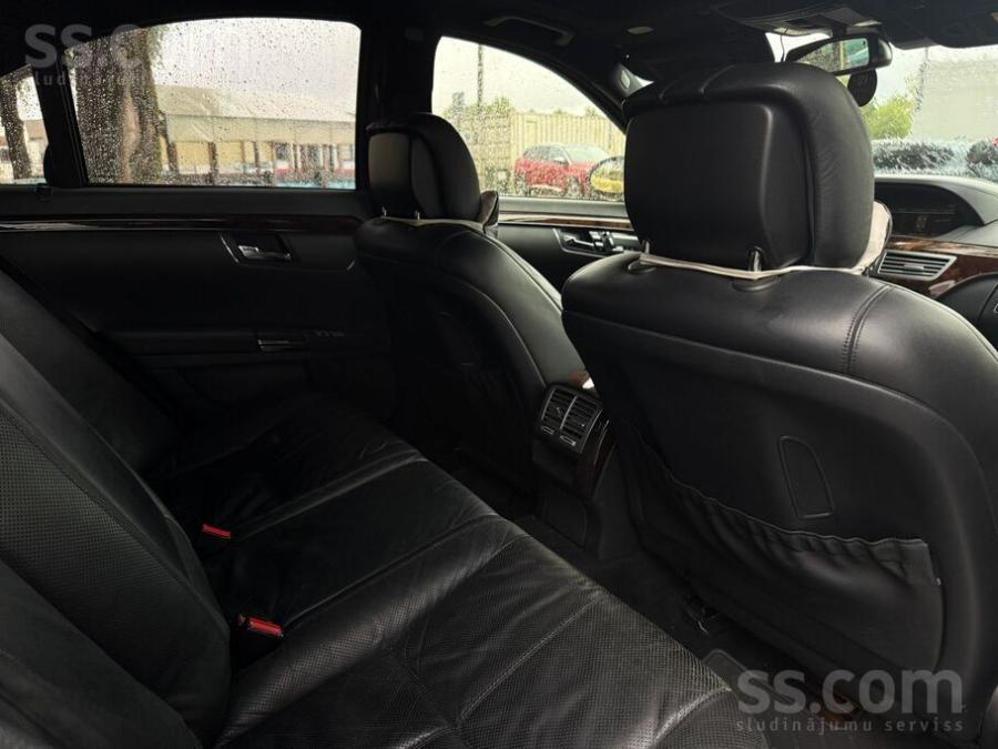 Black Mercedes-Benz S 320 2006 in Riga, with an engine capacity of 3.00 L and mileage of 0 thousand km for 3990 €, photo 12 on AUTOMOTO.COM.LV
