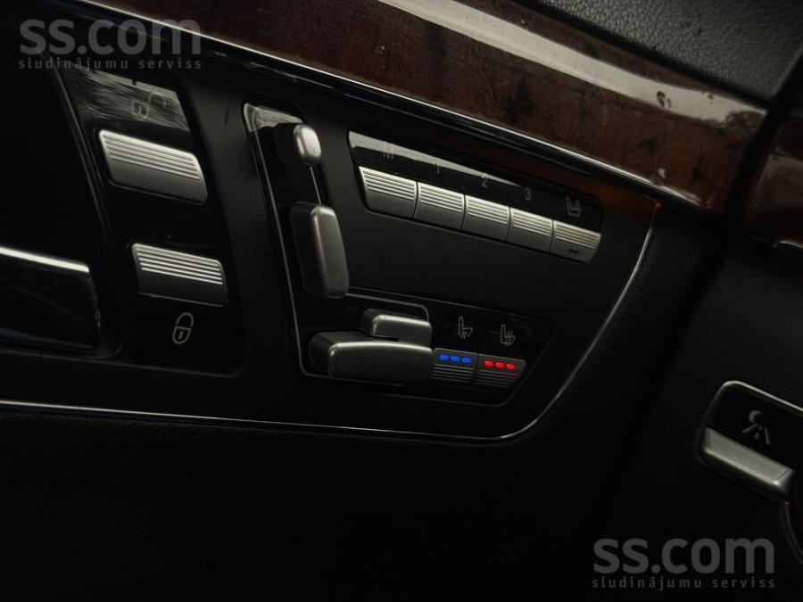 Black Mercedes-Benz S 320 2006 in Riga, with an engine capacity of 3.00 L and mileage of 0 thousand km for 3990 €, photo 17 on AUTOMOTO.COM.LV