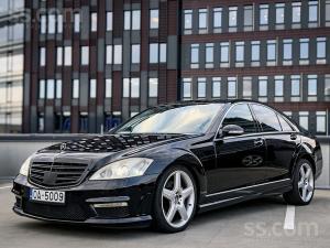 Black Mercedes-Benz S 320 2006 in Riga, with an engine capacity of 3.00 L and mileage of 344 thousand km for 7750 €, photo 3 on AUTOMOTO.COM.LV