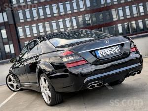 Black Mercedes-Benz S 320 2006 in Riga, with an engine capacity of 3.00 L and mileage of 344 thousand km for 7750 €, photo 4 on AUTOMOTO.COM.LV