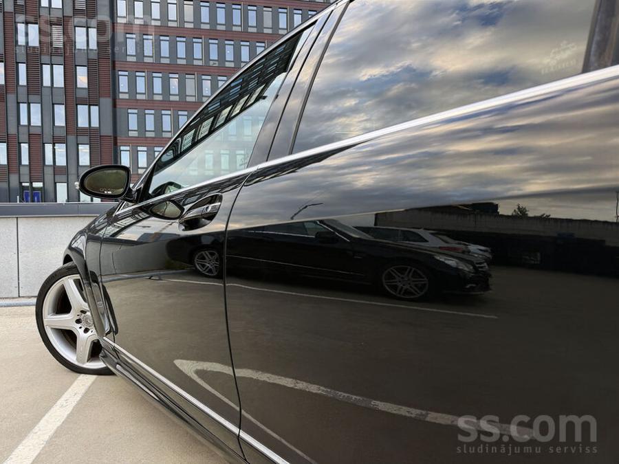 Black Mercedes-Benz S 320 2006 in Riga, with an engine capacity of 3.00 L and mileage of 344 thousand km for 7750 €, photo 5 on AUTOMOTO.COM.LV