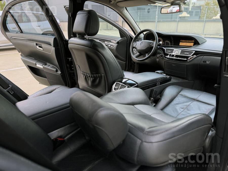 Black Mercedes-Benz S 320 2006 in Riga, with an engine capacity of 3.00 L and mileage of 344 thousand km for 7750 €, photo 10 on AUTOMOTO.COM.LV