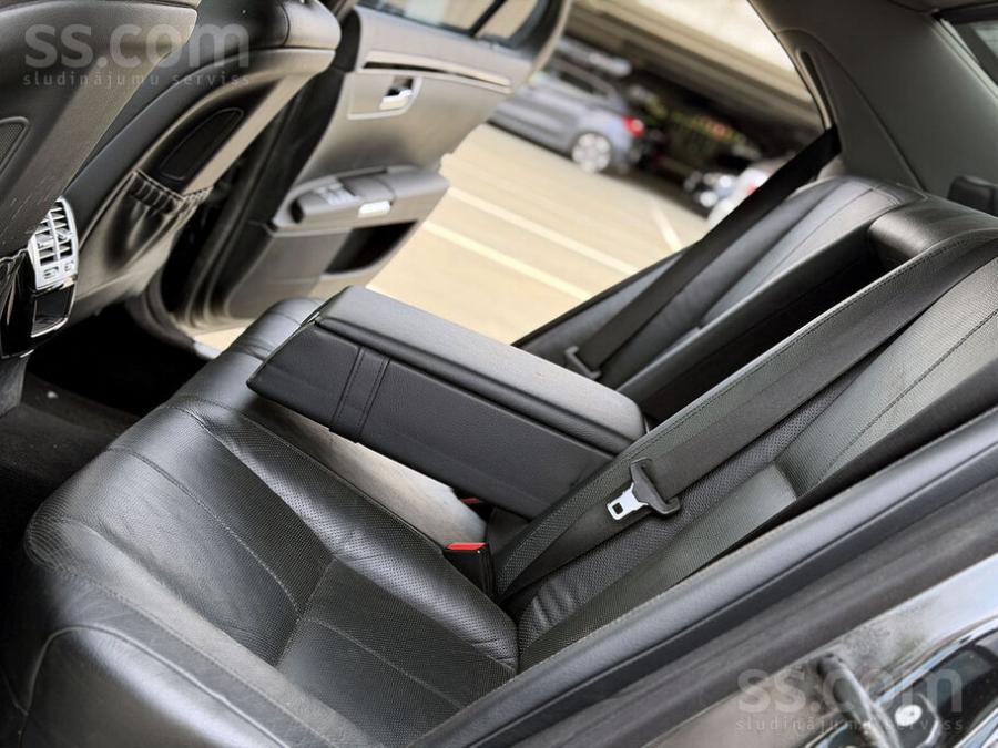 Black Mercedes-Benz S 320 2006 in Riga, with an engine capacity of 3.00 L and mileage of 344 thousand km for 7750 €, photo 14 on AUTOMOTO.COM.LV
