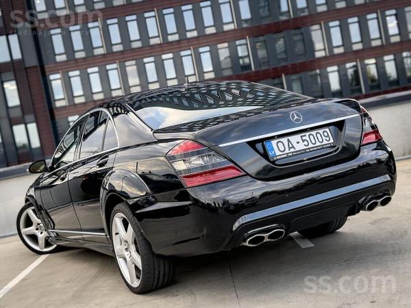 Black Mercedes-Benz S 320 2006 in Riga, with an engine capacity of 3.00 L and mileage of 344 thousand km for 7750 €, photo 4 on AUTOMOTO.COM.LV