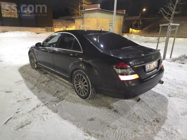 Black Mercedes-Benz S 320 2007 in Cesis, with an engine capacity of 3.00 L and mileage of 252 thousand km for 9000 €, photo 3 on AUTOMOTO.COM.LV