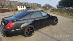 Black Mercedes-Benz S 320 2007 in Riga, with an engine capacity of 3.00 L and mileage of 300 thousand km for 4799 €, photo  on AUTOMOTO.COM.LV
