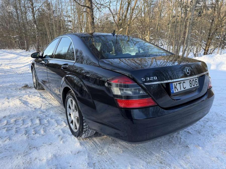 Black Mercedes-Benz S 320 2007 in Kaunas, with an engine capacity of 2.99 L and mileage of 412 thousand km for 5700 €, photo 2 on AUTOMOTO.COM.LV