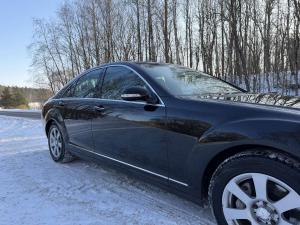 Black Mercedes-Benz S 320 2007 in Kaunas, with an engine capacity of 2.99 L and mileage of 412 thousand km for 5700 €, photo 8 on AUTOMOTO.COM.LV