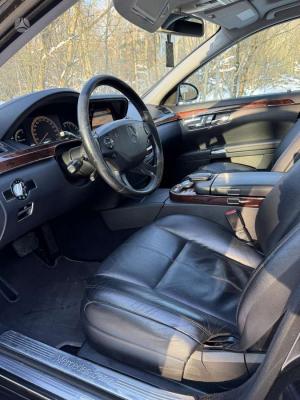 Black Mercedes-Benz S 320 2007 in Kaunas, with an engine capacity of 2.99 L and mileage of 412 thousand km for 5700 €, photo 15 on AUTOMOTO.COM.LV