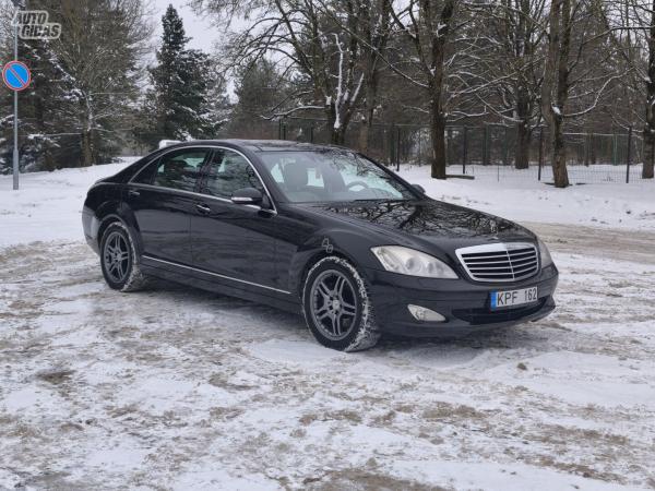 Melns Mercedes-Benz S 320 2007 Alīta, ar dzinēja tilpumu 3.00 L un nobraukumu 415 tūkst. km par 5800 €, foto 1 vietnē AUTOMOTO.COM.LV