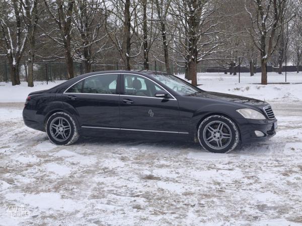 Melns Mercedes-Benz S 320 2007 Alīta, ar dzinēja tilpumu 3.00 L un nobraukumu 415 tūkst. km par 5800 €, foto 7 vietnē AUTOMOTO.COM.LV