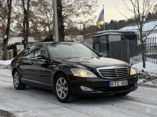 Black Mercedes-Benz S 320 2007 in Vilnius, with an engine capacity of 2.99 L and mileage of 404 thousand km for 4900 €, photo 1 on AUTOMOTO.COM.LV
