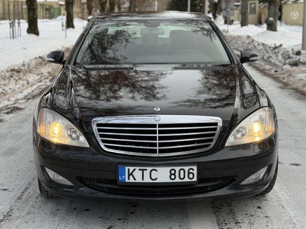 Black Mercedes-Benz S 320 2007 in Vilnius, with an engine capacity of 2.99 L and mileage of 404 thousand km for 4900 €, photo 3 on AUTOMOTO.COM.LV