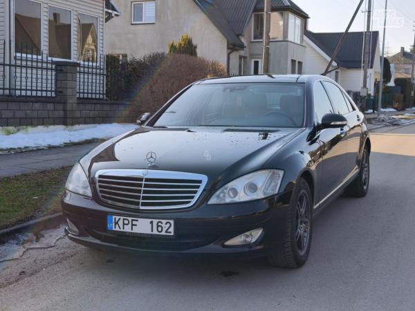 Black Mercedes-Benz S 320 2007 in Vilnius, with an engine capacity of 3.00 L and mileage of 420 thousand km for 5600 €, photo 7 on AUTOMOTO.COM.LV