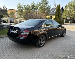 Melns Mercedes-Benz S 320 2007 Viļņa, ar dzinēja tilpumu 3.00 L un nobraukumu 441 tūkst. km par 4900 €, foto 4 vietnē AUTOMOTO.COM.LV