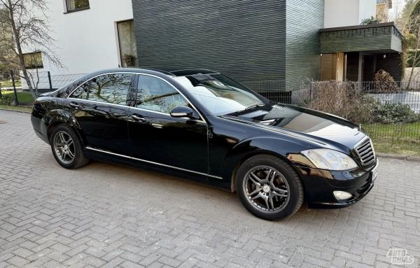 Melns Mercedes-Benz S 320 2007 Viļņa, ar dzinēja tilpumu 3.00 L un nobraukumu 441 tūkst. km par 4900 €, foto 6 vietnē AUTOMOTO.COM.LV