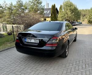 Melns Mercedes-Benz S 320 2007 Viļņa, ar dzinēja tilpumu 3.00 L un nobraukumu 441 tūkst. km par 4900 €, foto 8 vietnē AUTOMOTO.COM.LV