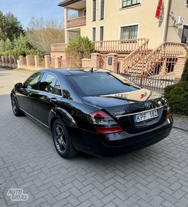 Melns Mercedes-Benz S 320 2007 Viļņa, ar dzinēja tilpumu 3.00 L un nobraukumu 441 tūkst. km par 4900 €, foto 8 vietnē AUTOMOTO.COM.LV