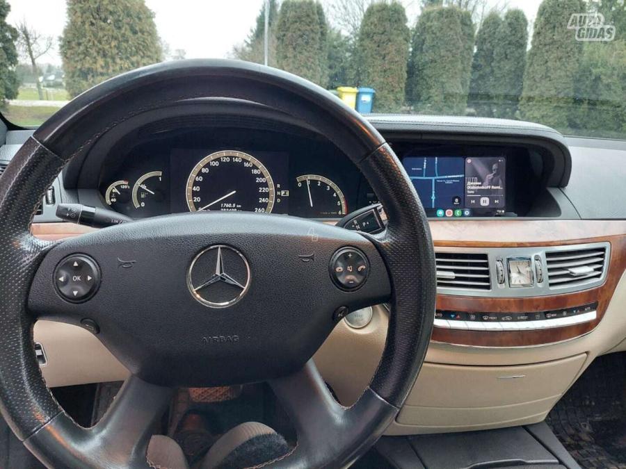Melns Mercedes-Benz S 320 2007 Viļņa, ar dzinēja tilpumu 3.00 L un nobraukumu 441 tūkst. km par 4900 €, foto 14 vietnē AUTOMOTO.COM.LV