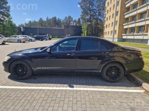 Melns Mercedes-Benz S 320 2007 Rīga, ar dzinēja tilpumu 3.00 L un nobraukumu 335 tūkst. km par 6600 €, foto 12 vietnē AUTOMOTO.COM.LV