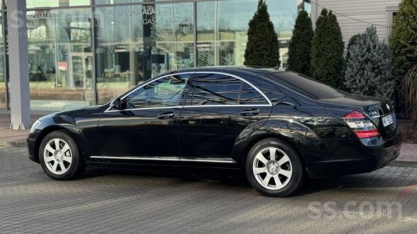 Melns Mercedes-Benz S 320 2007 Rīga, ar dzinēja tilpumu 3.00 L un nobraukumu 306 tūkst. km par 6200 €, foto 4 vietnē AUTOMOTO.COM.LV