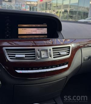 Melns Mercedes-Benz S 320 2007 Rīga, ar dzinēja tilpumu 3.00 L un nobraukumu 306 tūkst. km par 6200 €, foto 17 vietnē AUTOMOTO.COM.LV