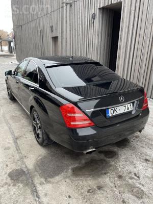 Black Mercedes-Benz S 320 2007 in Riga, with an engine capacity of 3.00 L and mileage of 340 thousand km for 6000 €, photo 7 on AUTOMOTO.COM.LV