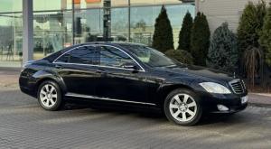 Черный Мерседес С 320 2007 в Рига, объемом двигателя 3.00 л и пробегом 306 тыс. км за 6200 €, фото  на AUTOMOTO.COM.LV