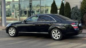 Black Mercedes-Benz S 320 2007 in Riga, with an engine capacity of 3.00 L and mileage of 306 thousand km for 6200 €, photo 5 on AUTOMOTO.COM.LV