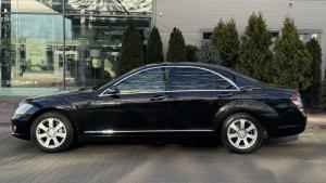 Black Mercedes-Benz S 320 2007 in Riga, with an engine capacity of 3.00 L and mileage of 306 thousand km for 6200 €, photo 7 on AUTOMOTO.COM.LV