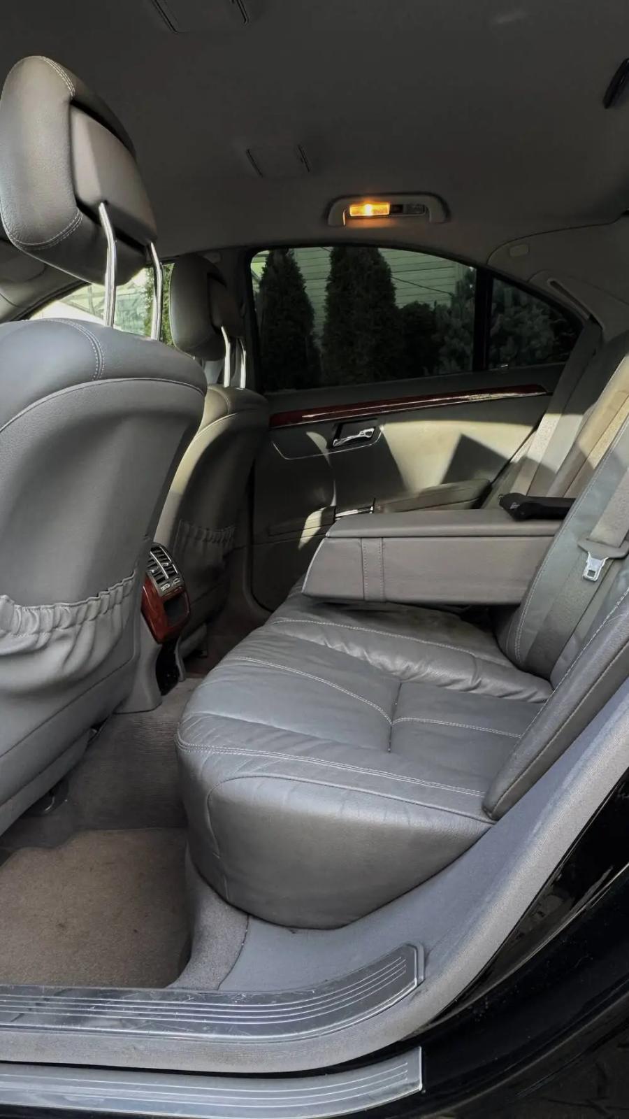 Black Mercedes-Benz S 320 2007 in Riga, with an engine capacity of 3.00 L and mileage of 306 thousand km for 6200 €, photo 10 on AUTOMOTO.COM.LV