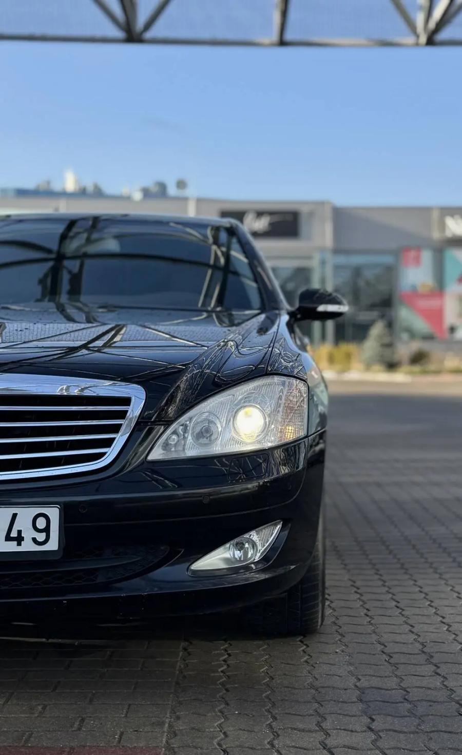 Black Mercedes-Benz S 320 2007 in Riga, with an engine capacity of 3.00 L and mileage of 306 thousand km for 6200 €, photo 24 on AUTOMOTO.COM.LV