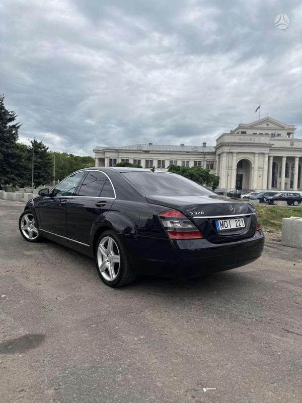 Черный Мерседес С 320 2007 в Вильнюс, объемом двигателя 2.99 л и пробегом 391 тыс. км за 6200 €, фото 1 на AUTOMOTO.COM.LV