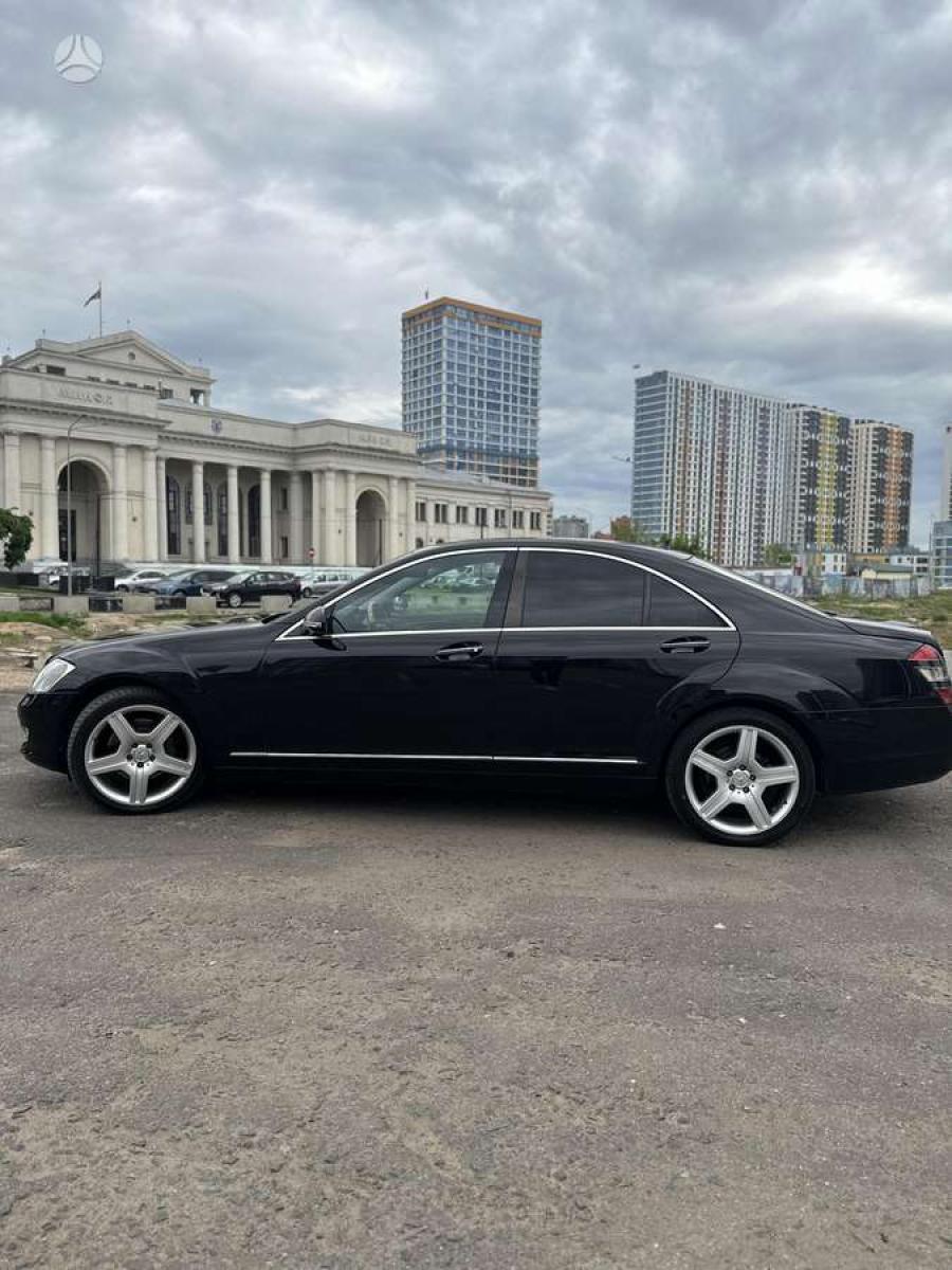 Melns Mercedes-Benz S 320 2007 Viļņa, ar dzinēja tilpumu 2.99 L un nobraukumu 391 tūkst. km par 6200 €, foto 3 vietnē AUTOMOTO.COM.LV