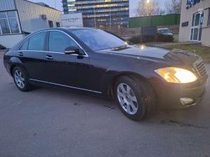 Black Mercedes-Benz S 320 2007 in Vilnius, with an engine capacity of 2.99 L and mileage of 273 thousand km for 7250 €, photo 4 on AUTOMOTO.COM.LV