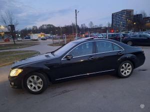Black Mercedes-Benz S 320 2007 in Vilnius, with an engine capacity of 2.99 L and mileage of 273 thousand km for 7250 €, photo 7 on AUTOMOTO.COM.LV