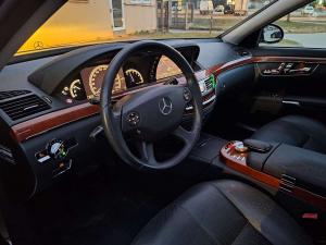 Black Mercedes-Benz S 320 2007 in Vilnius, with an engine capacity of 2.99 L and mileage of 273 thousand km for 7250 €, photo 8 on AUTOMOTO.COM.LV