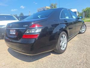 Black Mercedes-Benz S 320 2007 in Vilnius, with an engine capacity of 2.99 L and mileage of 273 thousand km for 7250 €, photo 11 on AUTOMOTO.COM.LV