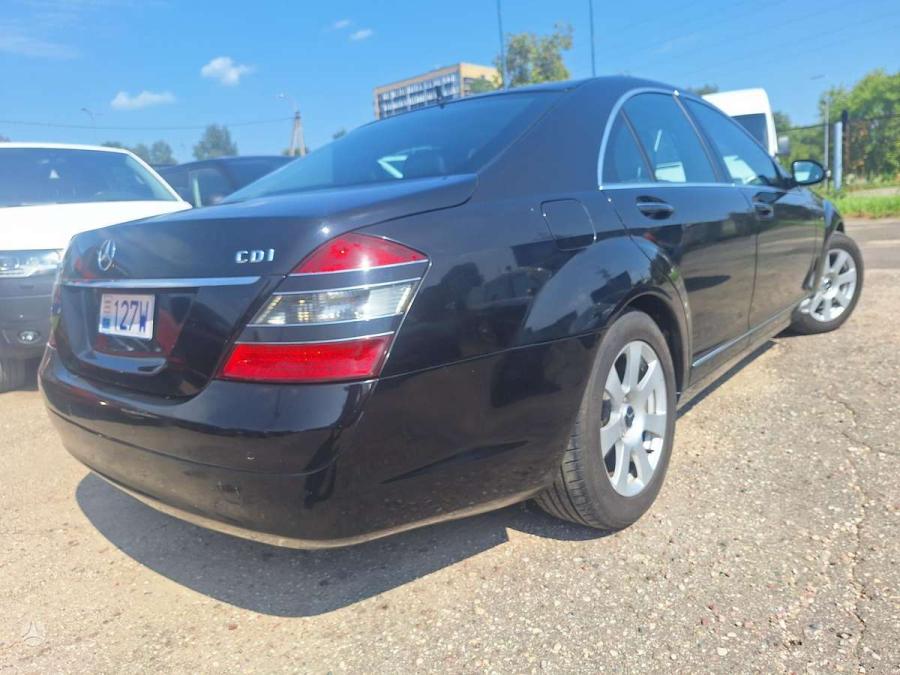 Black Mercedes-Benz S 320 2007 in Vilnius, with an engine capacity of 2.99 L and mileage of 273 thousand km for 7250 €, photo 11 on AUTOMOTO.COM.LV