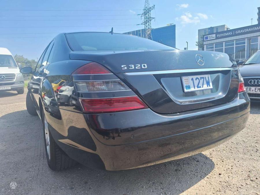 Black Mercedes-Benz S 320 2007 in Vilnius, with an engine capacity of 2.99 L and mileage of 273 thousand km for 7250 €, photo 12 on AUTOMOTO.COM.LV