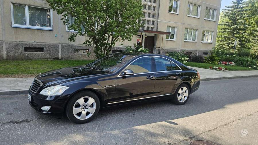 Черный Мерседес С 320 2007 в Вильнюс, объемом двигателя 3.00 л и пробегом 300 тыс. км за 6900 €, фото 13 на AUTOMOTO.COM.LV