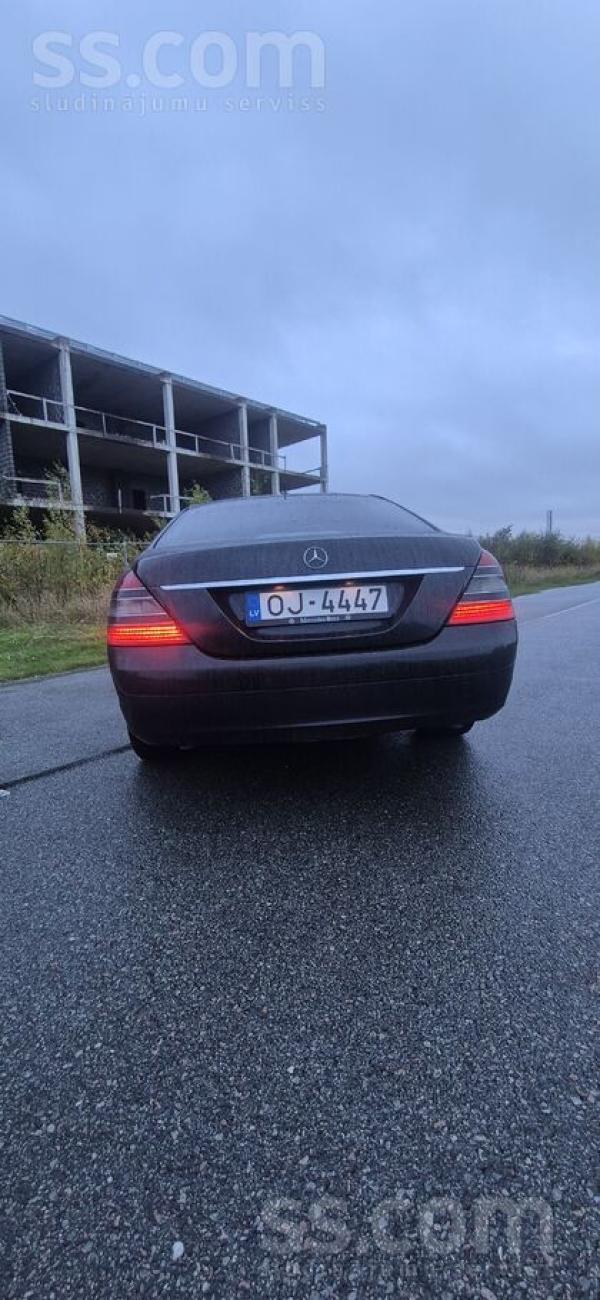 Melns Mercedes-Benz S 320 2007 Jelgava, ar dzinēja tilpumu 3.00 L un nobraukumu 342 tūkst. km par 6700 €, foto 4 vietnē AUTOMOTO.COM.LV